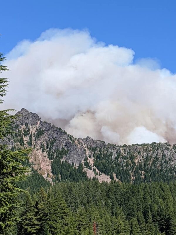 Wildfire and High Winds Cause Evacuation of Mt. Jefferson Wilderness ...